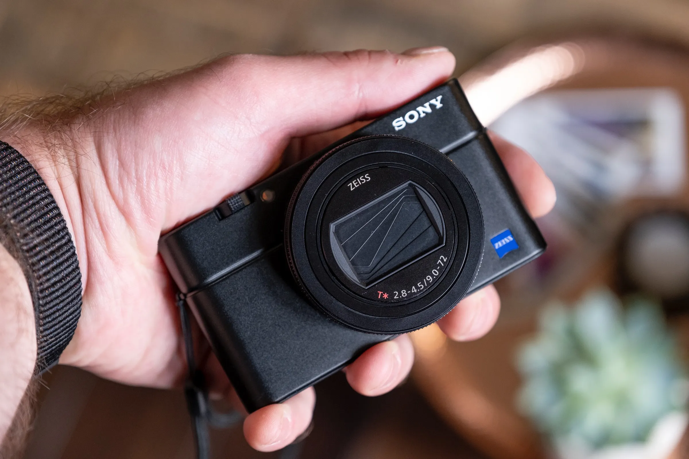 Best Compact Cameras for Scuba Diving (2026 Edition)